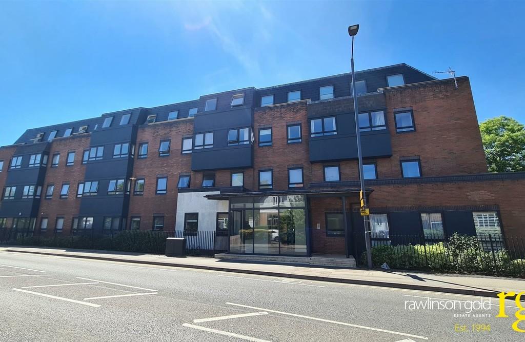 Marsh Road, Pinner 2 bed apartment - £1,400 pcm (£323 pw)