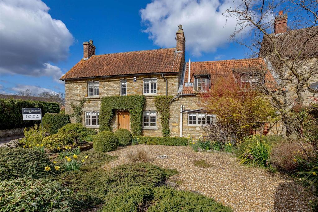High Street, Great Doddington... 3 bed cottage - £475,000