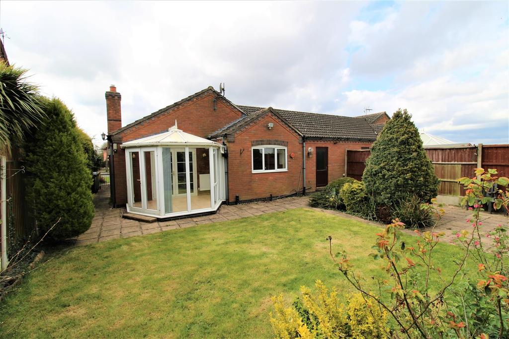 Hall Grove, Brinklow, Rugby 2 bed semi-detached bungalow - £350,000