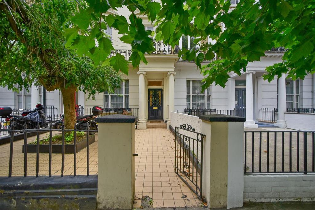 INVERNESS TERRACE, London 1 bed apartment - £465,000