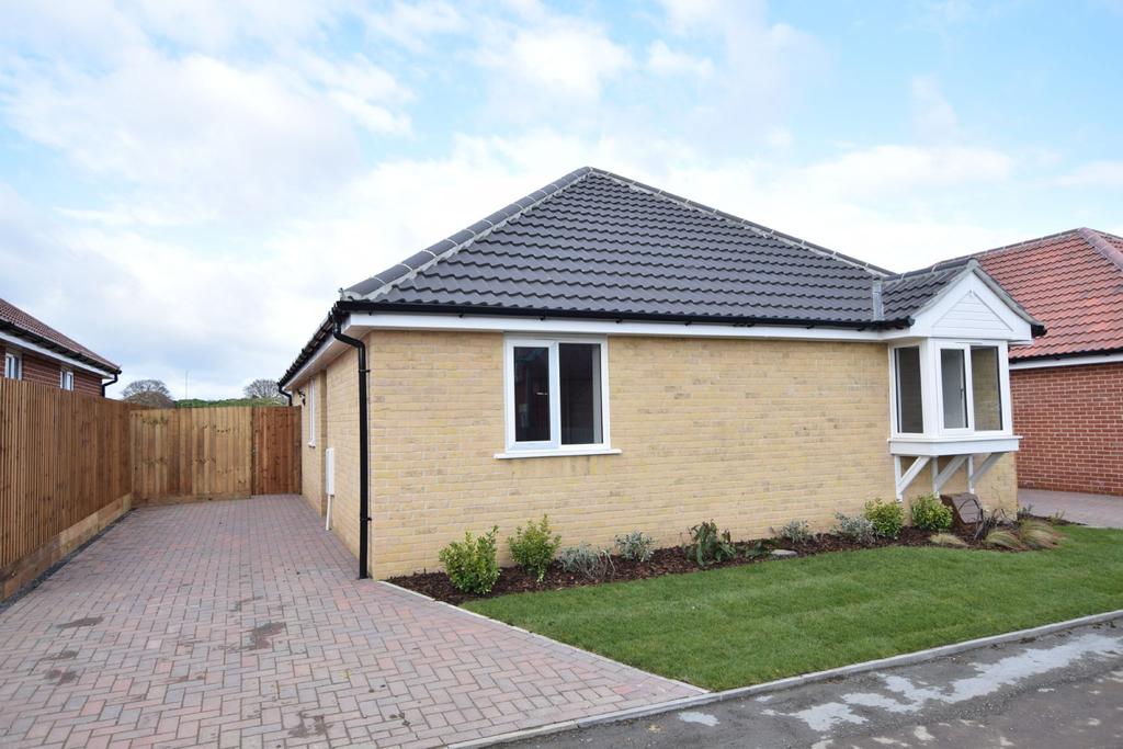 4 Stable Close Foots Farm Lane... 3 bed detached bungalow - £310,000