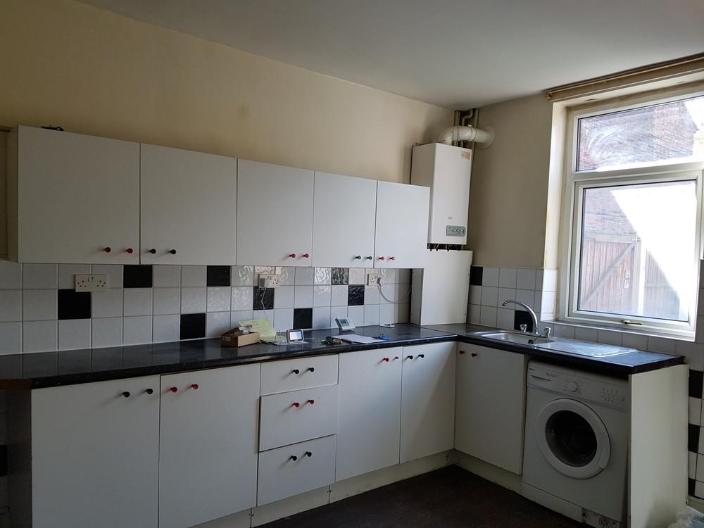 Rawmarsh Hill, Parkgate, Rotherham 2 bed terraced house - £450 pcm (£ ...