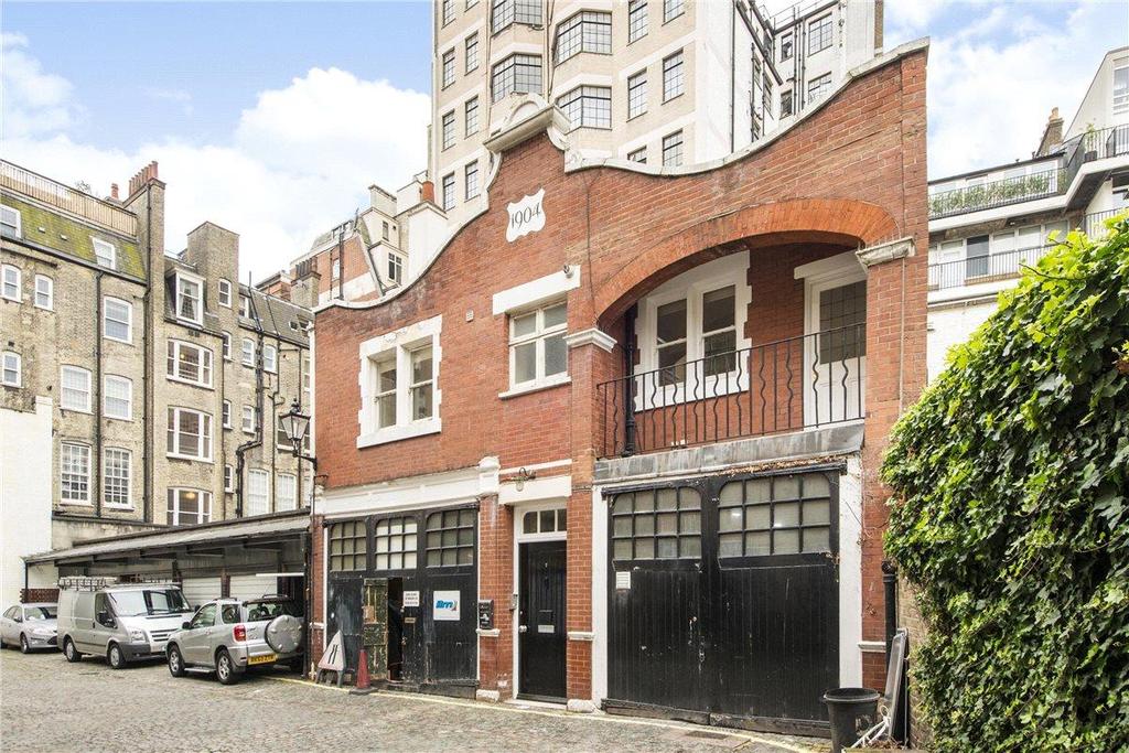 Devonshire Row Mews, Marylebone... 3 bed flat - £2,492 pcm (£575 pw)