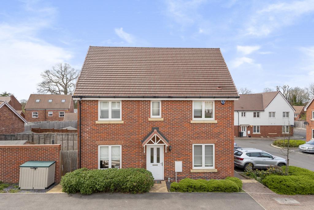 Fieldfare Drive, Maidstone 3 bed end of terrace house - £335,000