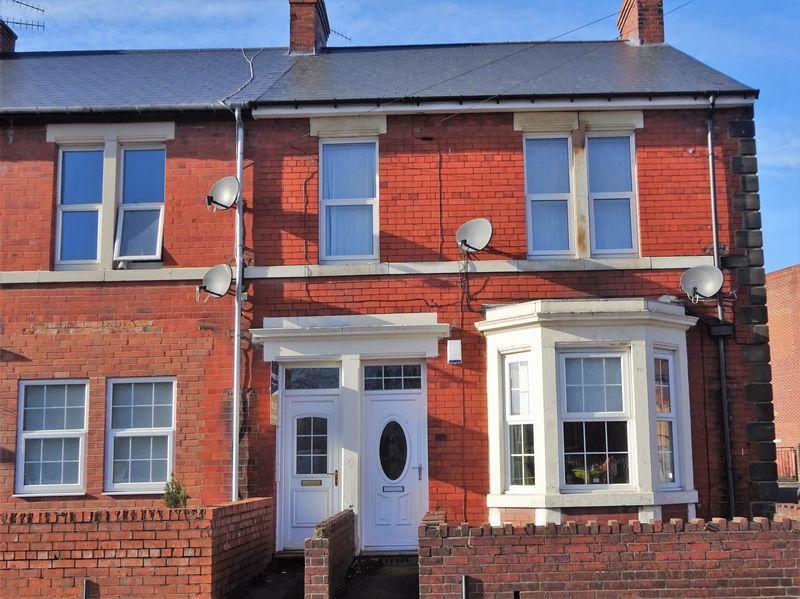 Ravensworth Road, Dunston 2 bed apartment - £70,000