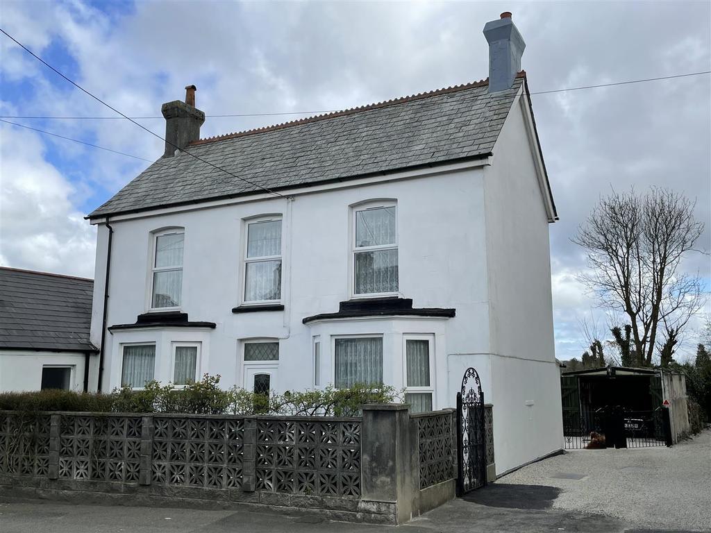 Fore Street, Bugle 4 bed semi-detached house - £250,000