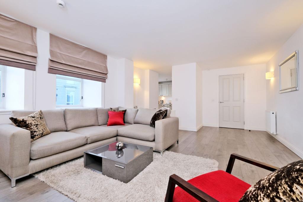 Rosemount Place, Rosemount, Aberdeen... 2 bed flat - £900 pcm (£208 pw)