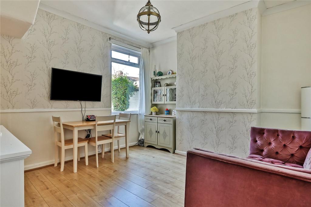 Edgecumbe Street, Hull, HU5 2 bed end of terrace house - £95,000