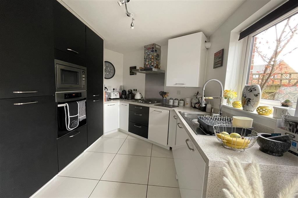 Trinity Way, Maidstone, Kent 3 bed terraced house - £280,000