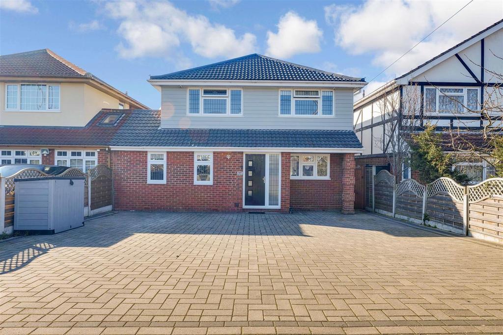 Kents Hill Road North, Benfleet 4 bed detached house - £650,000