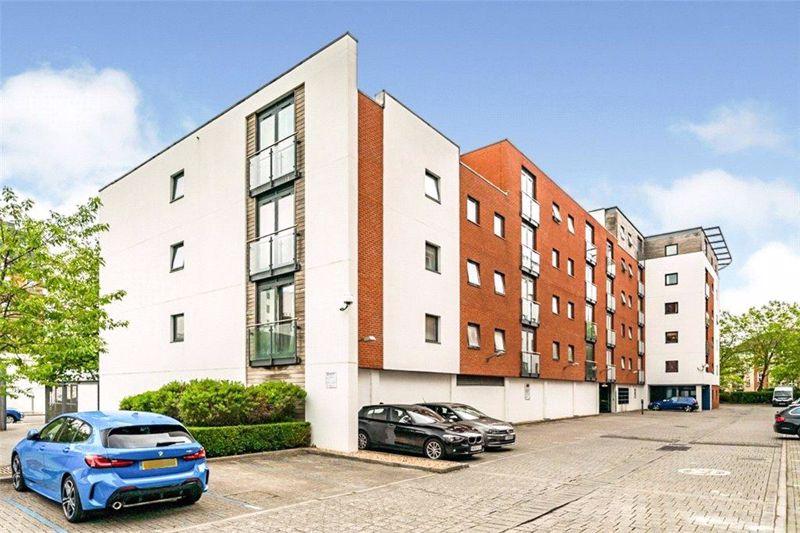 Channel Way, Southampton 1 bed flat - £795 pcm (£183 pw)
