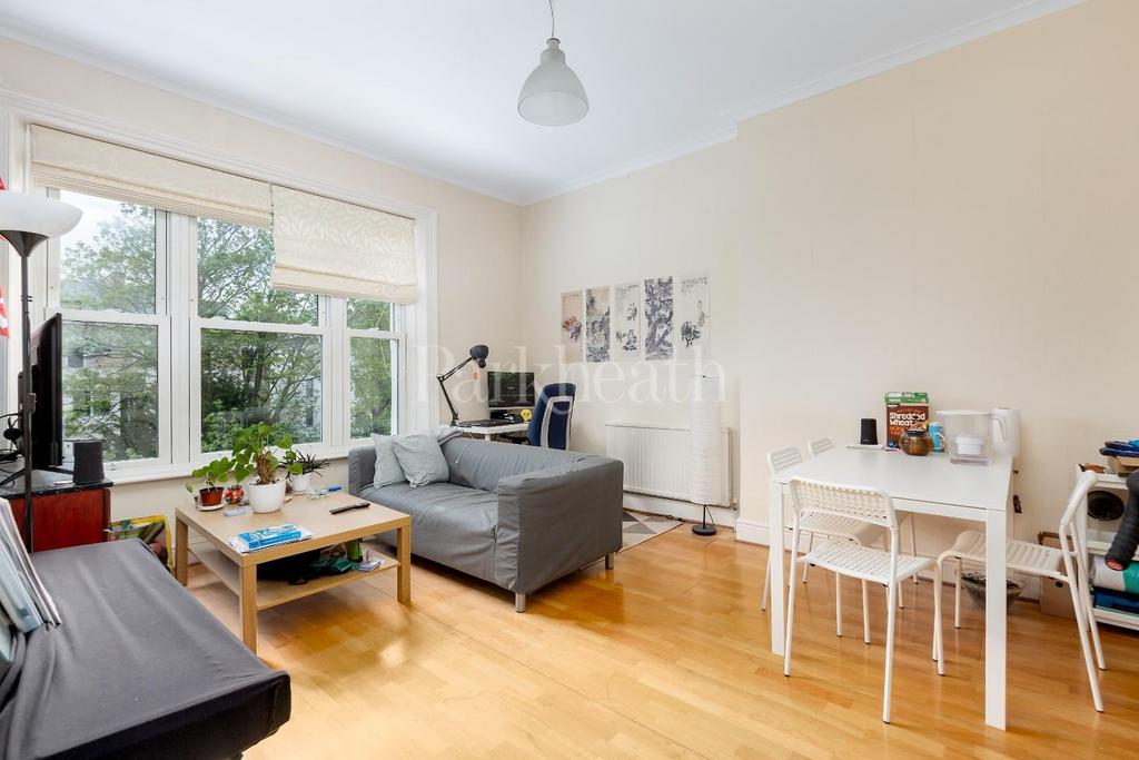 Belsize Square, London NW3 2 bed flat - £1,650 pcm (£381 pw)