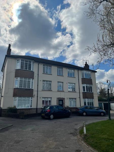 Nether Close, Finchley, N3 2 bed apartment - £1,452 pcm (£335 pw)