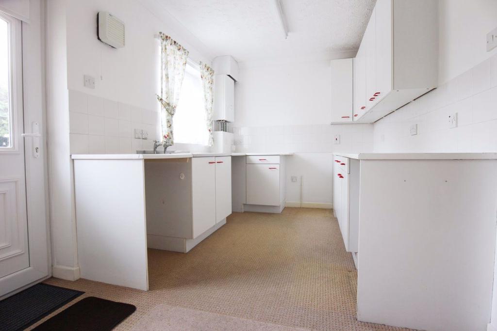 Commodore Road, Lowestoft, Suffolk 2 bed house - £700 pcm (£162 pw)