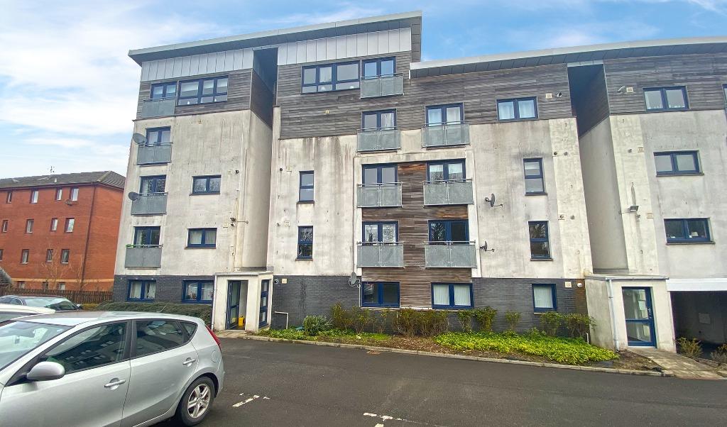Springburn Road, Springburn, Glasgow... 2 bed flat - £95,000