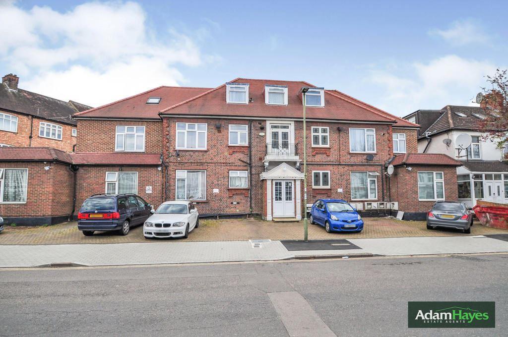 7 Grove Road, London, London, N12 9EB 2 bed flat - £310,000