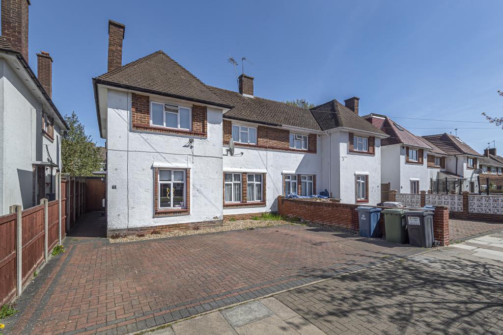 Masefield Avenue, Stanmore, HA7 4 bed semi-detached house - £2,100 pcm ...