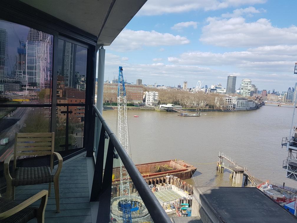 1 Riverlight Quay,Vauxhall, SW11 8AU 2 bed flat - £3,748 pcm (£865 pw)