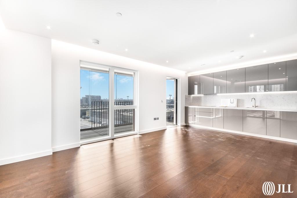 Malthouse Road London SW11 2 bed apartment - £2,253 pcm (£520 pw)