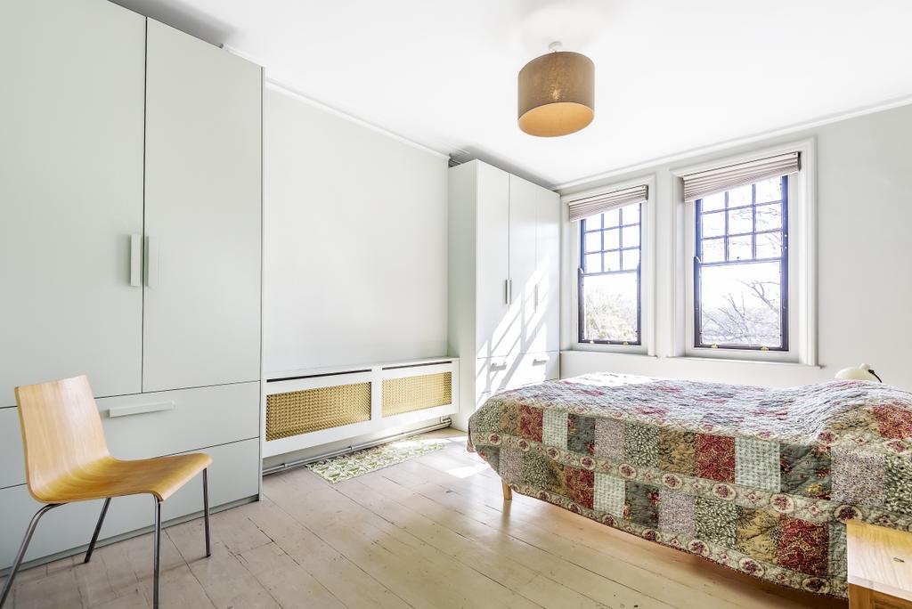 Cormont Road London SE5 2 bed flat - £1,550 pcm (£358 pw)