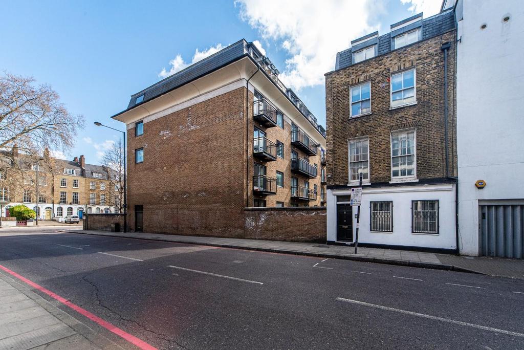 Wakley Street, London 3 bed flat - £2,500 pcm (£577 pw)