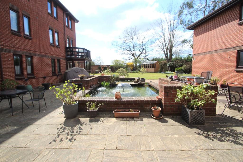 Hambleside Court, Hamble Lane... 1 bed apartment - £119,950
