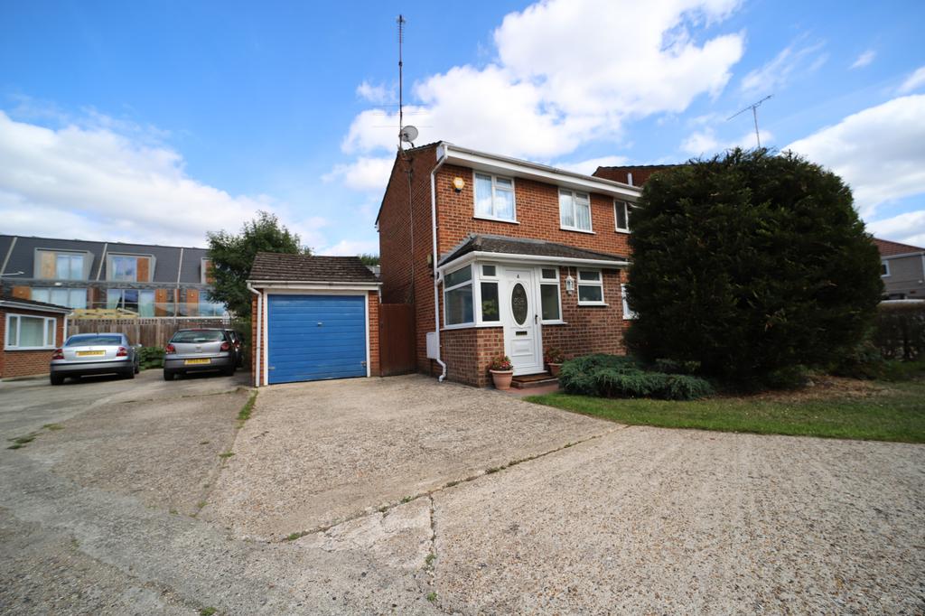 Evergreen Way, Hayes, Greater London... 3 bed semi-detached house - £ ...