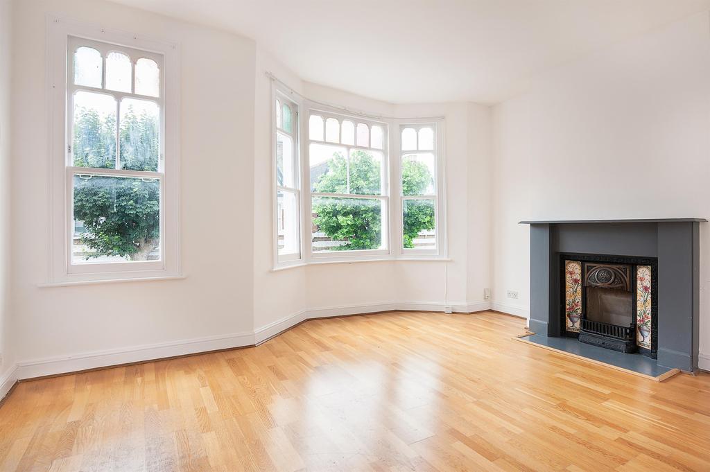 Princess May Road, London, N16 2 bed flat - £1,550 pcm (£358 pw)