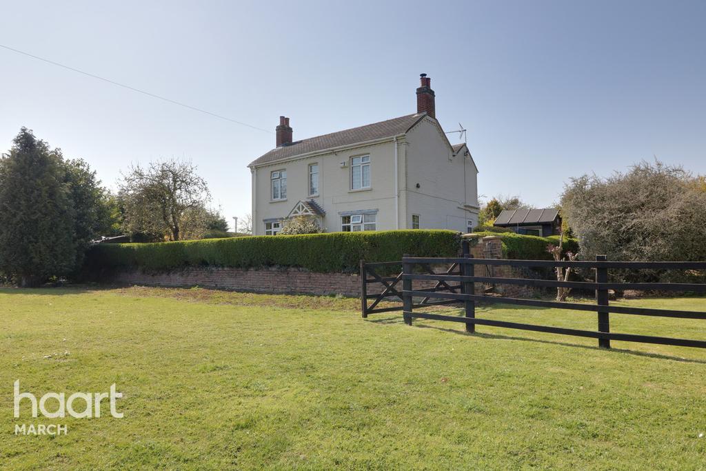 Elm Road, March 2 bed detached house - £390,000