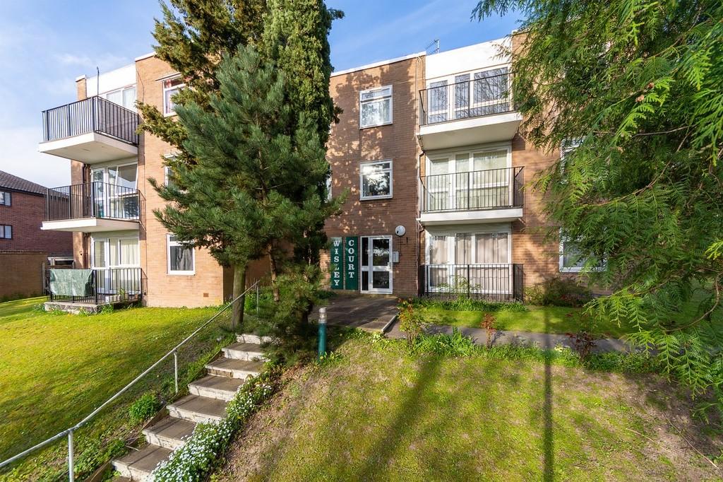 Wisley Court, South Croydon 2 bed apartment - £285,000