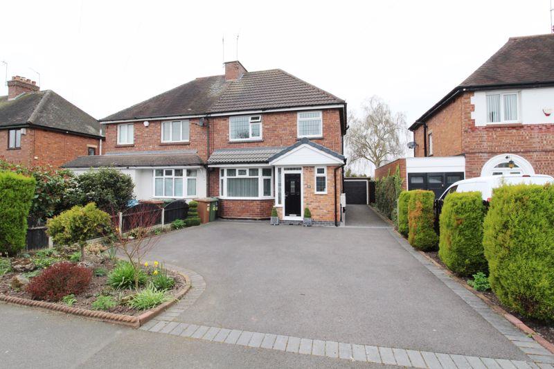Wood End Road, Walsall, WS5 3BG 3 bed semi-detached house - £325,000