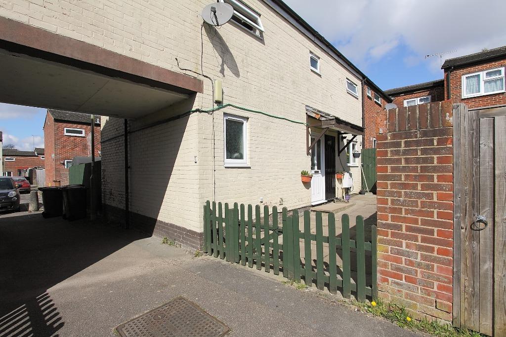 Hamble Court, River Way, Andover, SP10 3 bed terraced house - £210,000
