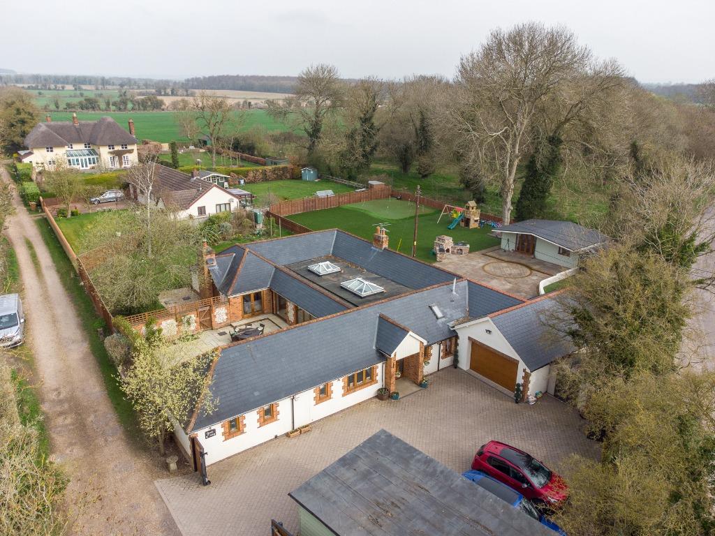 Monxton Road, Grateley, SP11 5 bed detached house - £1,250,000