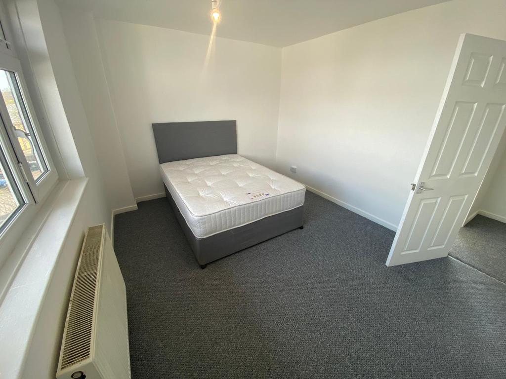 Hyperion House, Brixton Hill, London SW2 2 bed flat - £1,400 pcm (£323 pw)