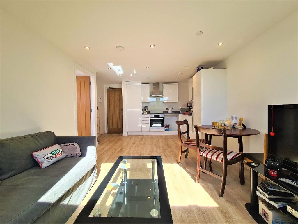 Burnell House, Stanmore Hill, Stanmore, HA7 1 bed flat - £1,050 pcm (£ ...