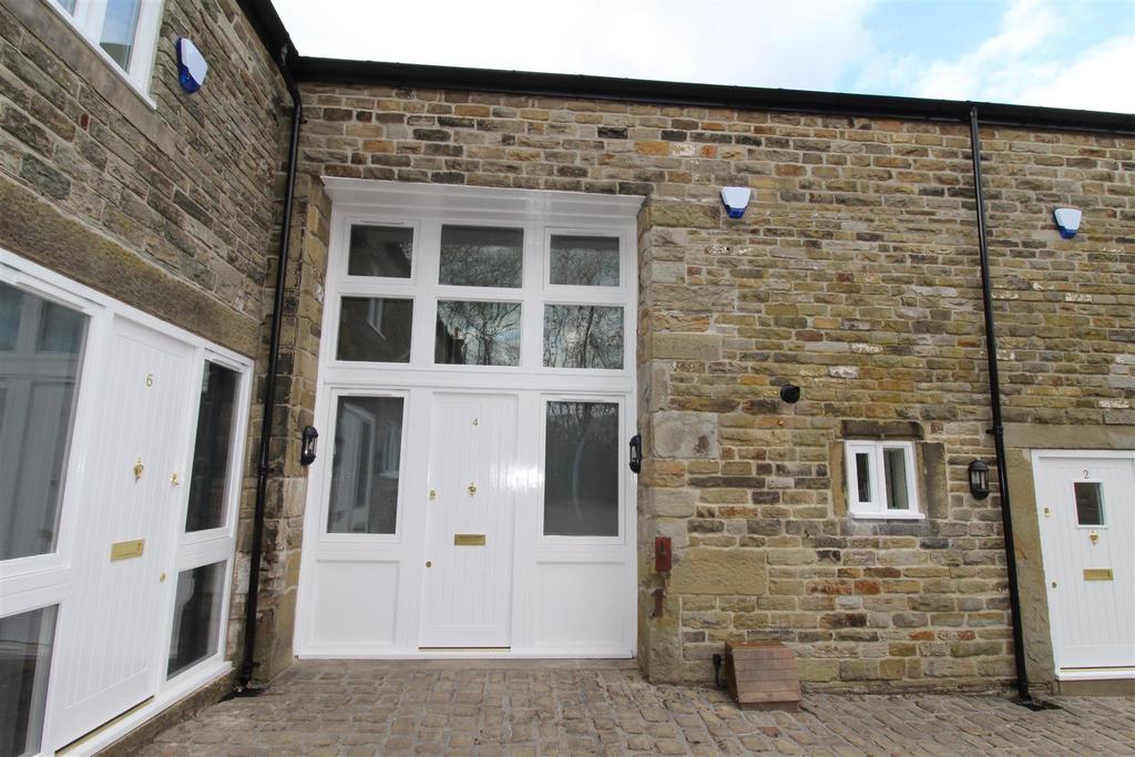 Knowles Farm, Roby Mill, Skelmersdale 3 bed townhouse - £950 pcm (£219 pw)