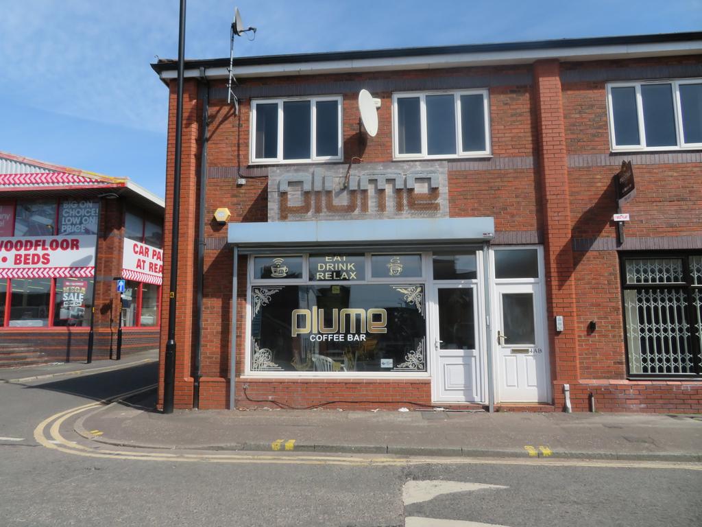Union Street, Rochdale, OL16 Shop - £750 pcm (£173 pw)