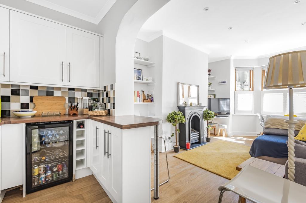 Bennett Park London SE3 1 bed ground floor flat - £395,000