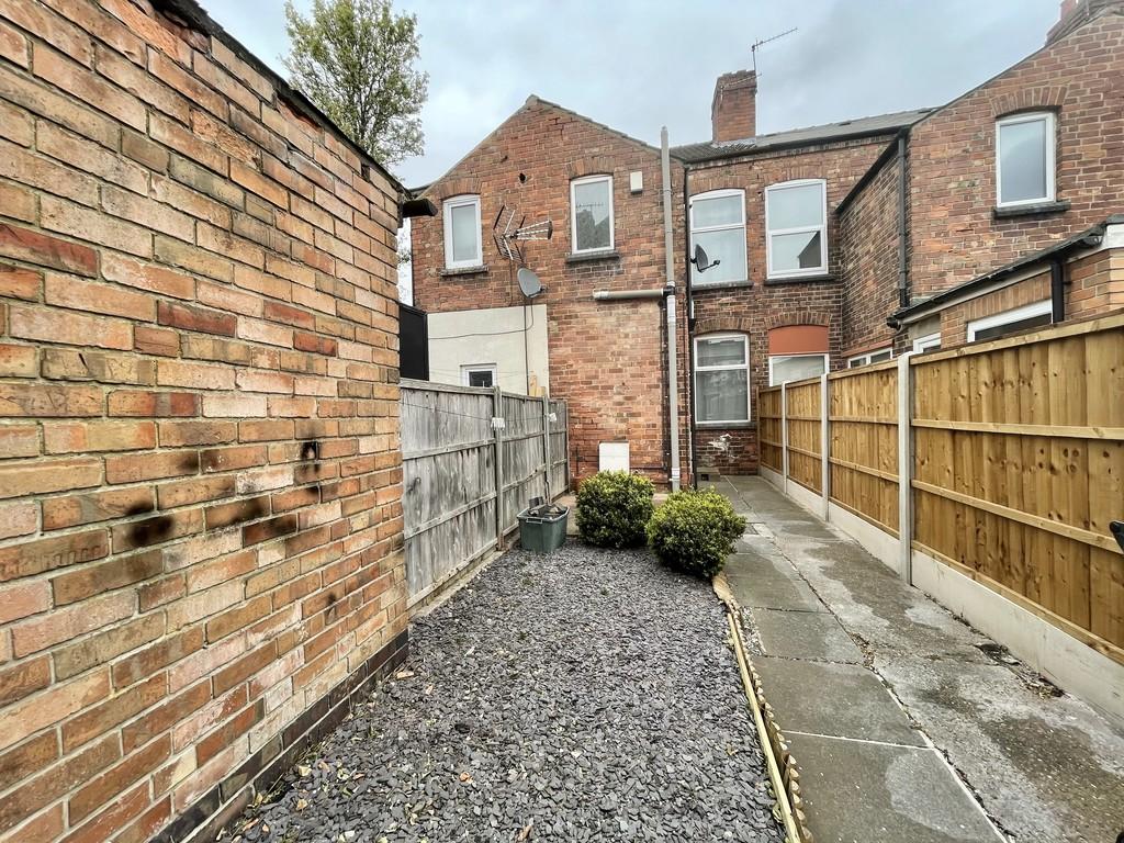 Victoria Road, Netherfield, Nottingham 2 bed terraced house - £110,000