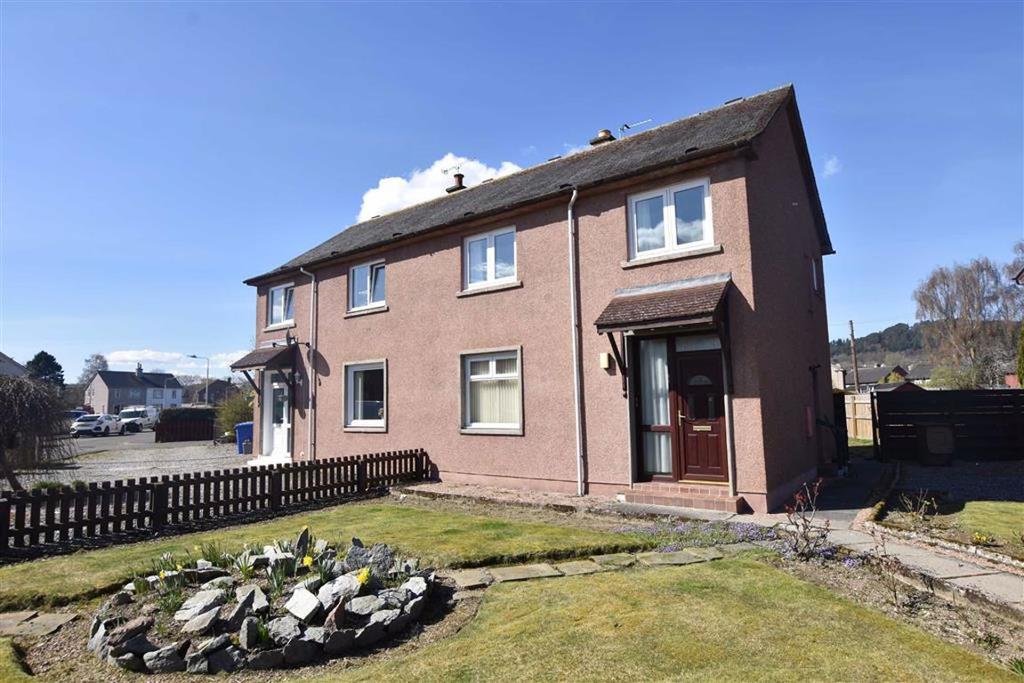 St. Fergus Drive, Inverness 3 bed semi-detached house - £148,000