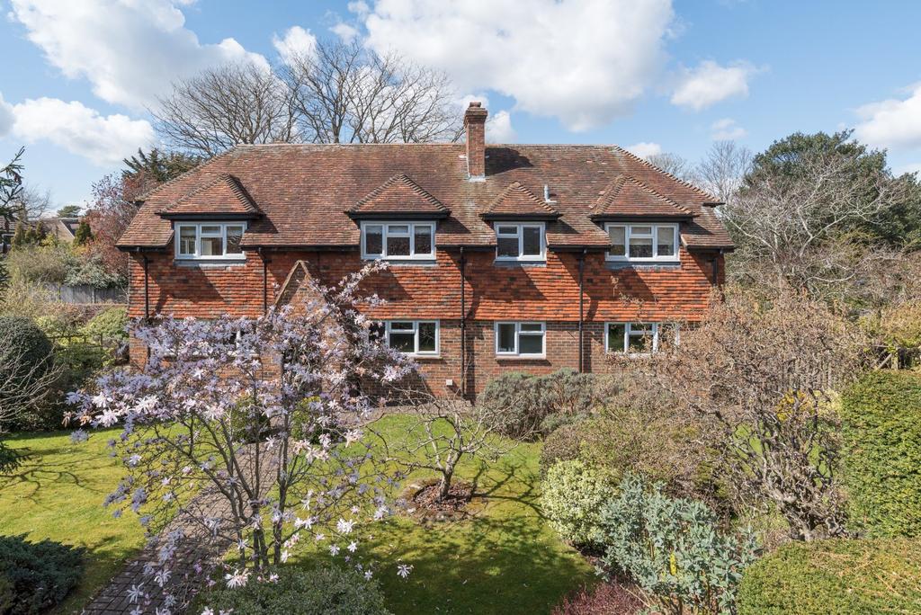 New Dover Road, Canterbury, Kent 4 bed detached house - £700,000