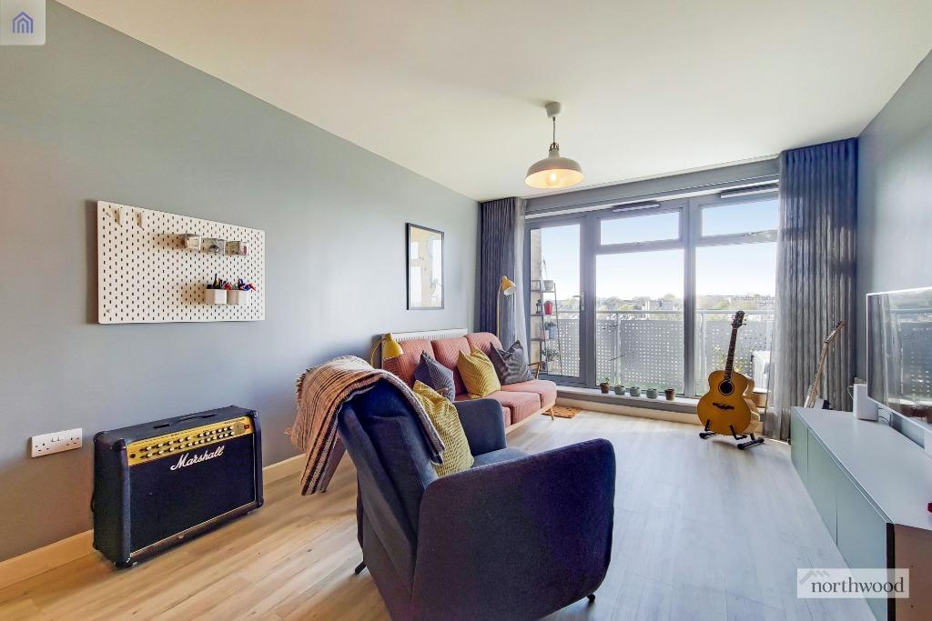 Norwood Road, West Norwood, London, SE27 2 bed flat - £375,000