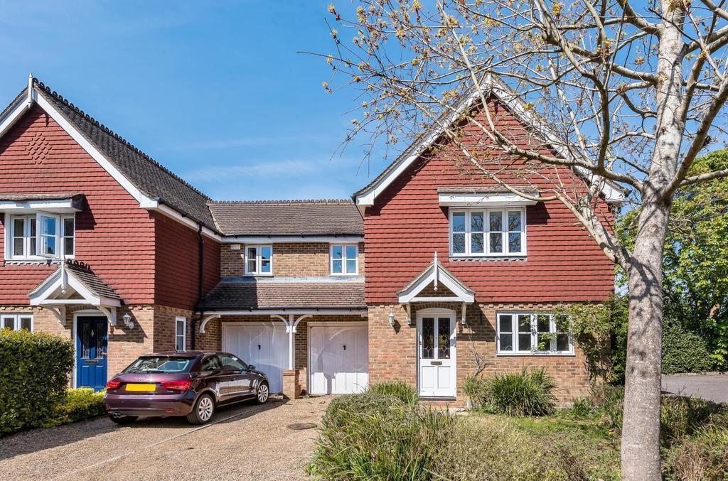 Coppice Place, Wormley, Godalming, GU8 3 bed semi-detached house - £475,000