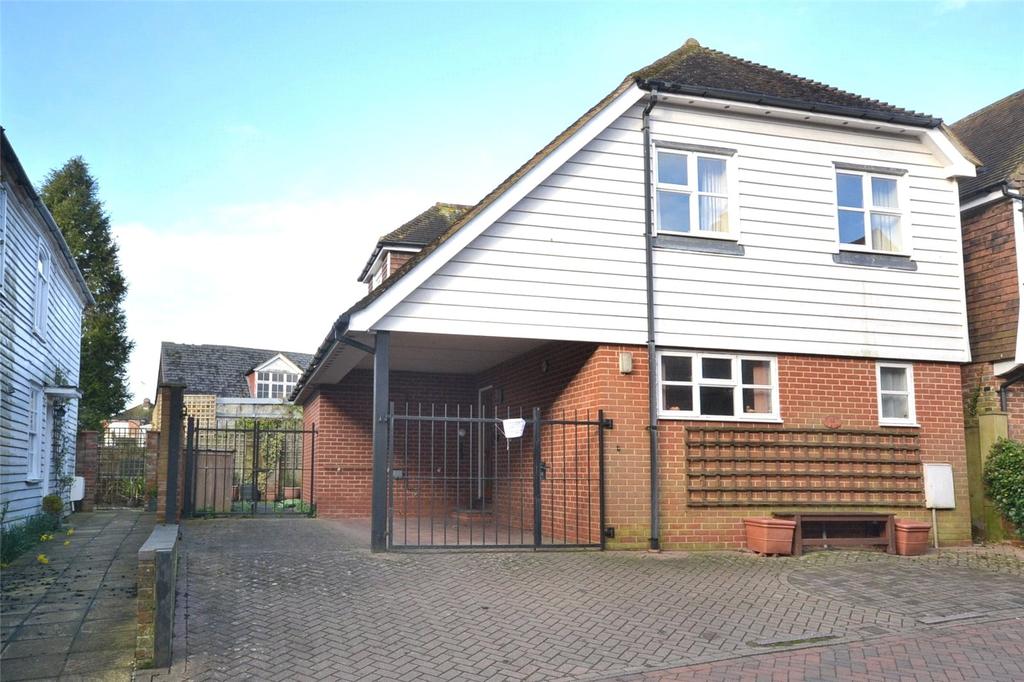 Bells Lane, Tenterden, Kent, TN30 3 bed detached house - £1,350 pcm (£ ...