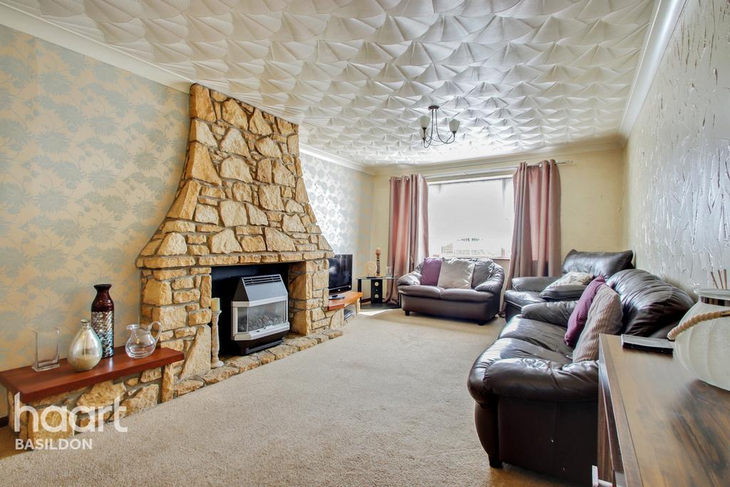 Priors East, Basildon 3 bed terraced house - £290,000