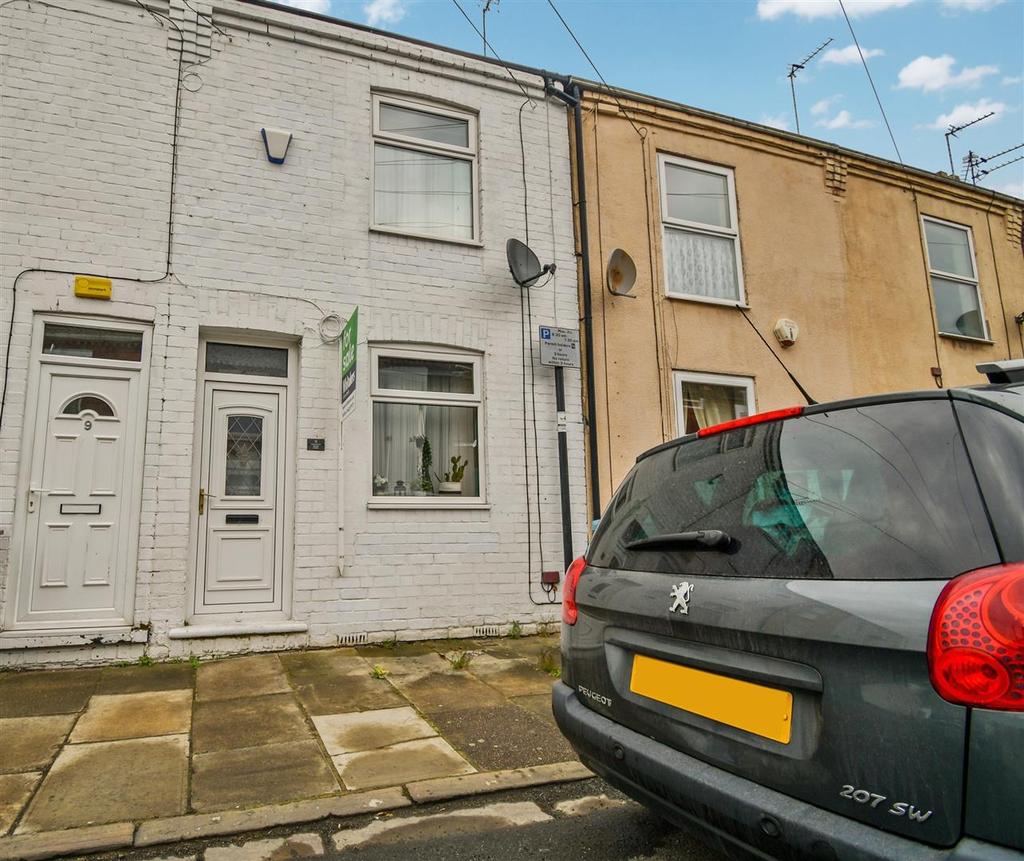 Whitby Street, Hull 2 bed terraced house - £70,000