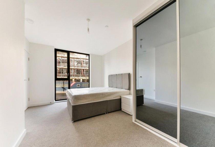 Waterman House, New Garden Quarter... 3 bed apartment - £2,492 pcm (£ ...