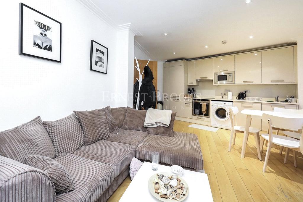 Forset Court, Edgware Road, W2 2 bed apartment - £1,842 pcm (£425 pw)