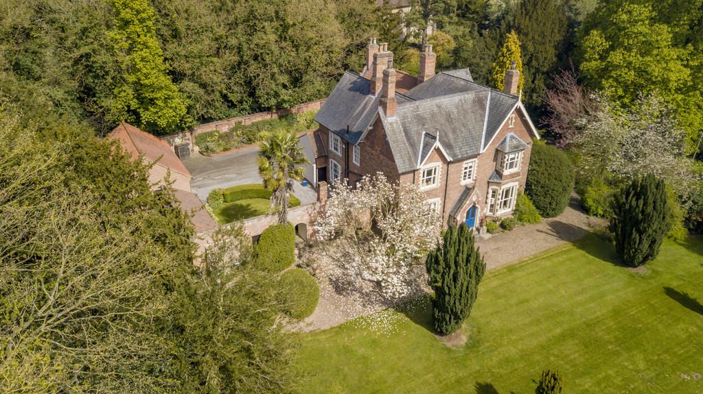 Grove, Retford 6 bed detached house - £825,000