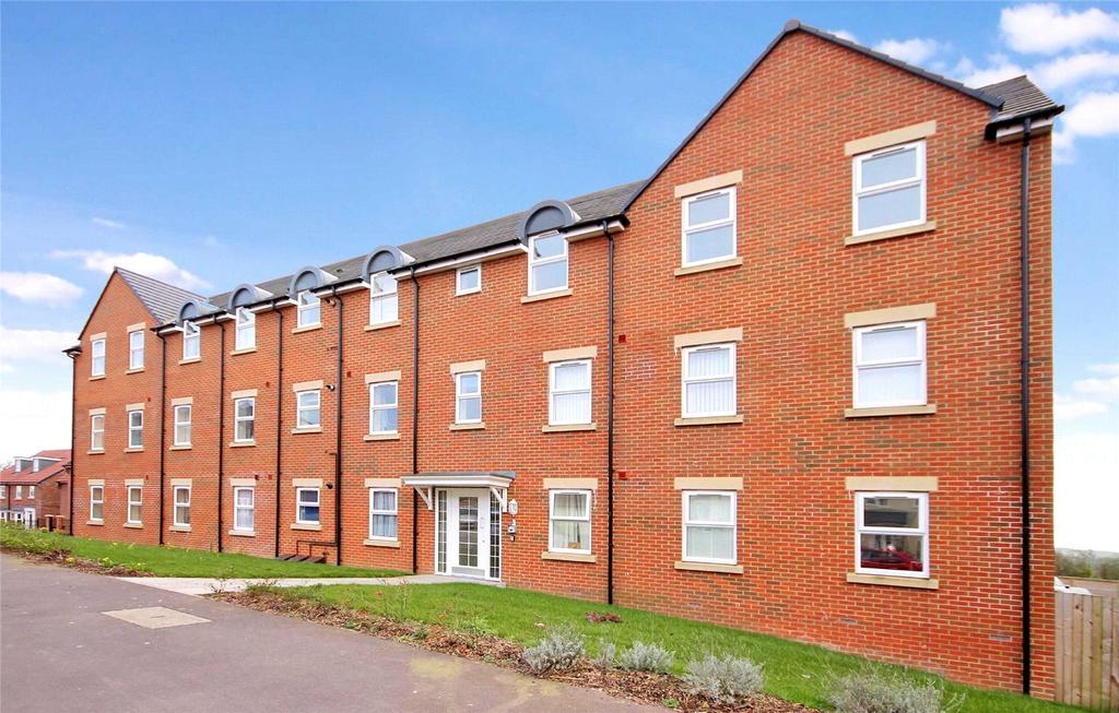 Cloatley Crescent, Royal Wootton Bassett, Swindon, Wiltshire, SN4 2 bed ...